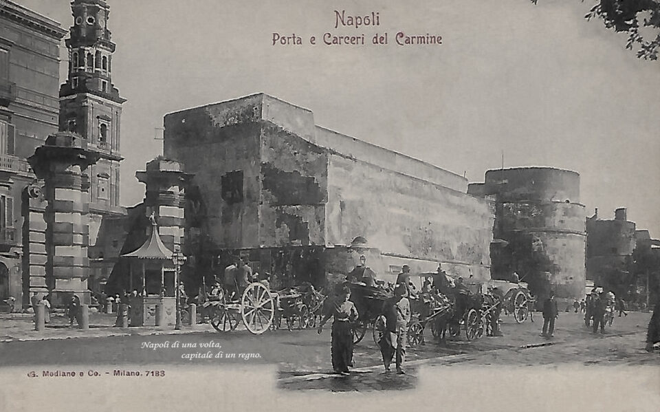 Napoli - Via Marina, ingresso a piazza Mercato con il Vado del Carmine e l'omonima fortezza ...